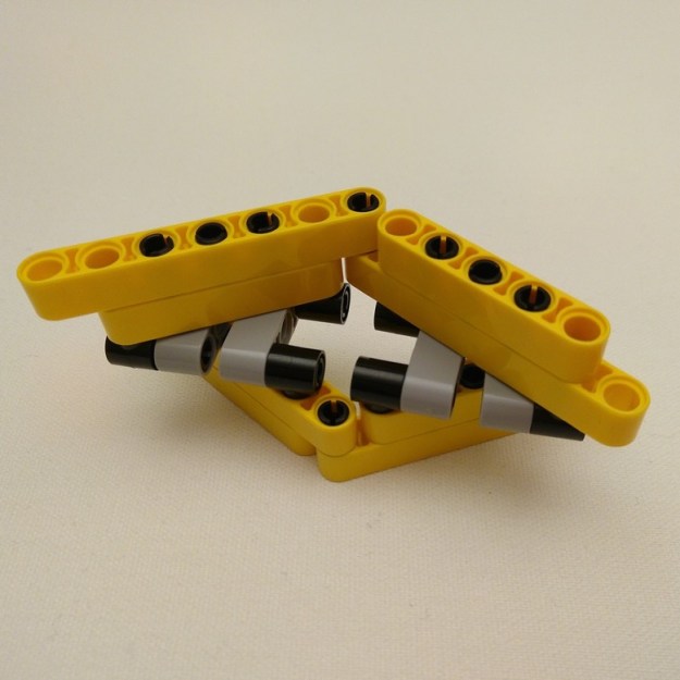 Divisible Möbius strip | Frank van der Most
